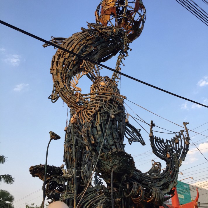 Travelfish #519: The Cool Statues Edition